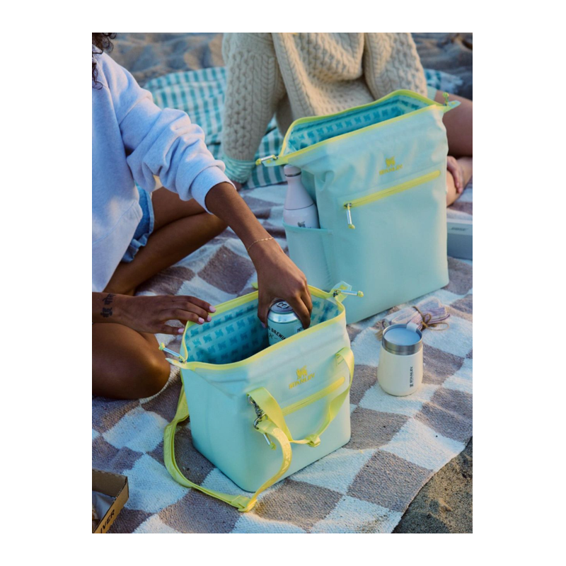 Mochila Hielera Stanley Madeleine Midi Cooler Backpack